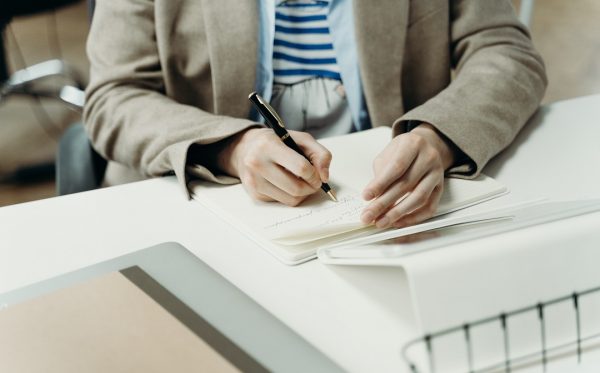 23 Communication Skills & Strengths: Types, How To and Examples