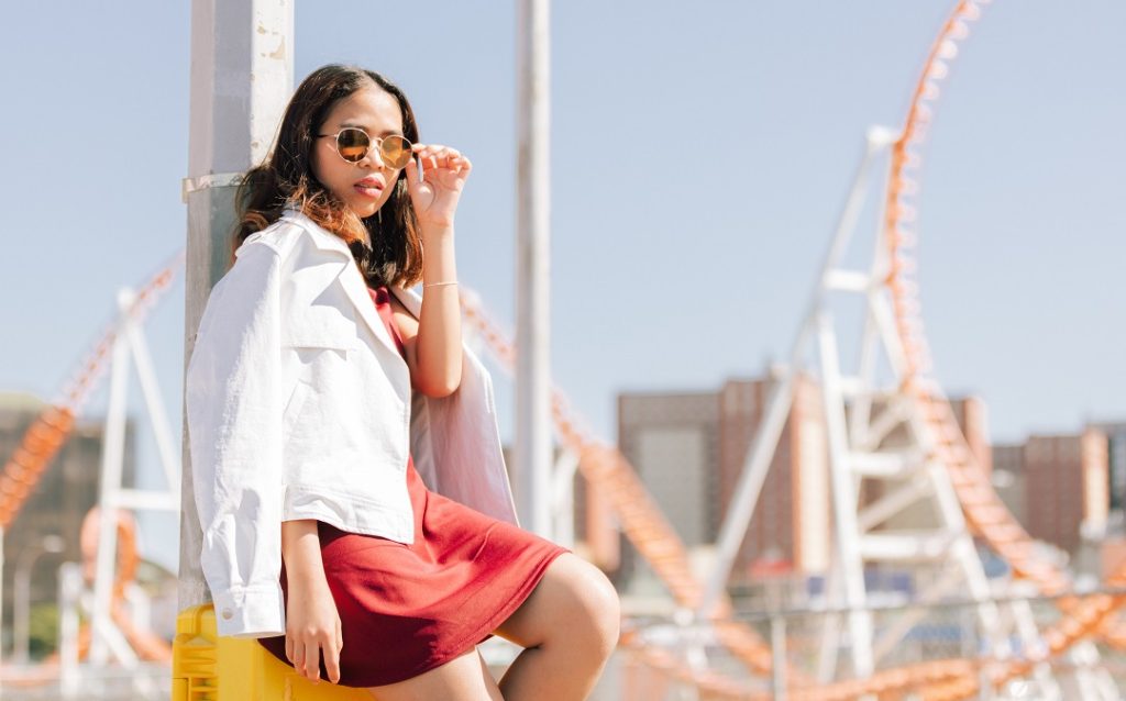 Extrovert: Meaning, Types, Signs, Positive & Negative Traits